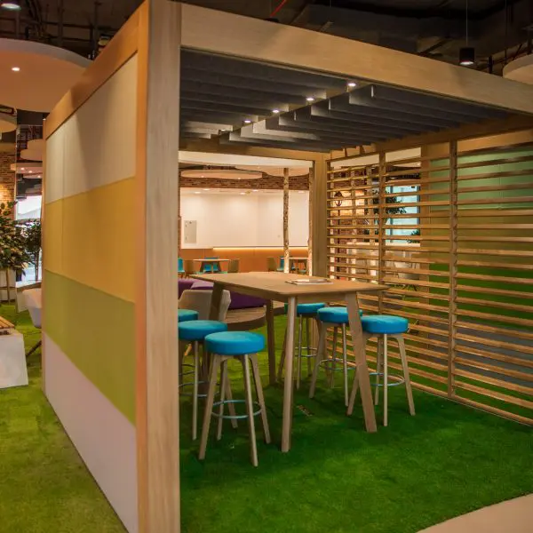 FLOKK: CONNECTION Fallstudie: Institute of Applied Technology (IAT) UAE ...